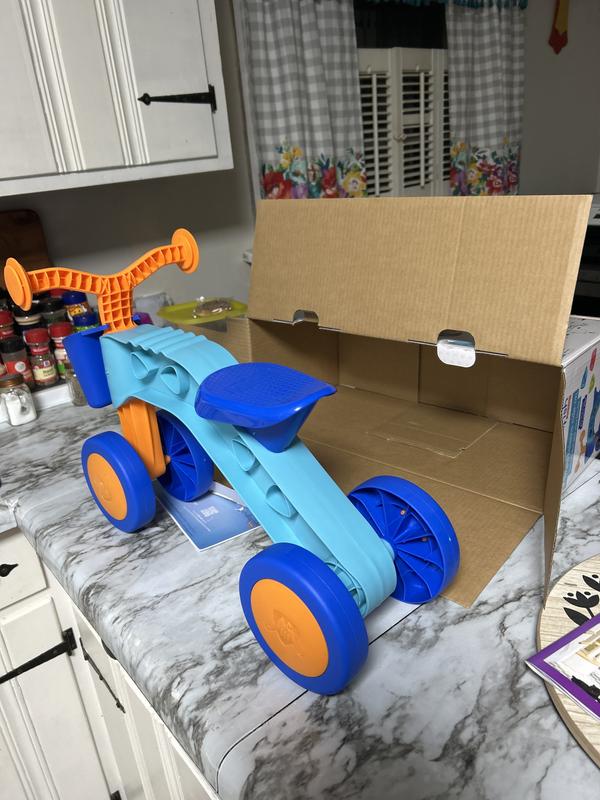 チラフィッシュ イッチビッチ シンプルでかわいい四輪車 チラフィッシュ イッチビッチ シンプルでかわいい四輪車
