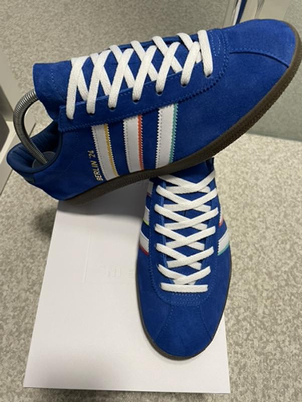 adidas BERLIN 24 BLUE/FTWWHT/DRKMARINE(アディダス ベルリン adidas BERLIN 24 BLUE/FTWWHT/DRKMARINE(アディダス ベルリン
