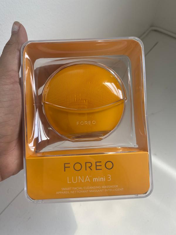 Foreo LUNA™ Mini 3 Dual-Sided Face Brush for All Skin Types - Fuchsia ...