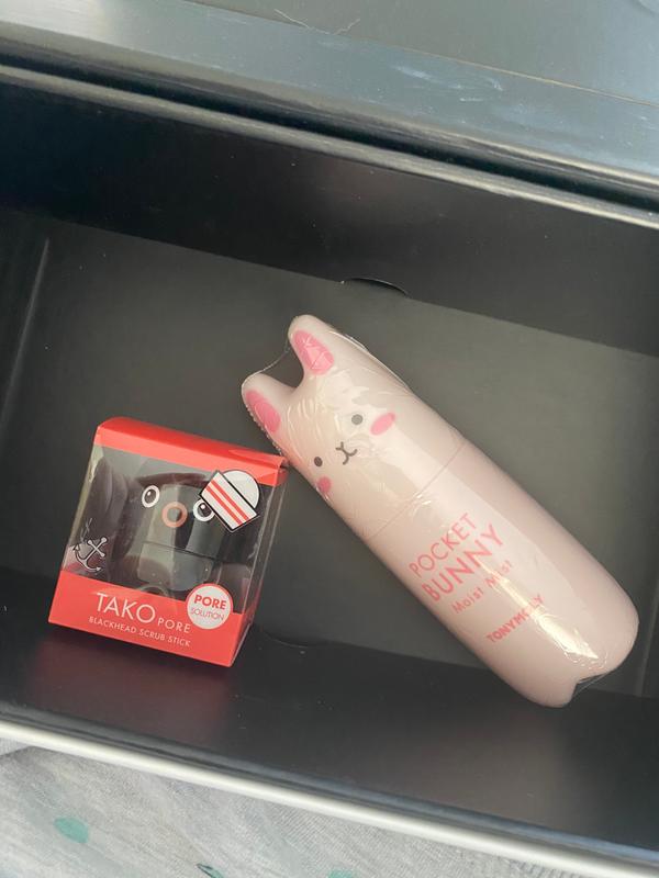 TONYMOLY Tako Pore Blackhead Scrub Stick at BEAUTY BAY