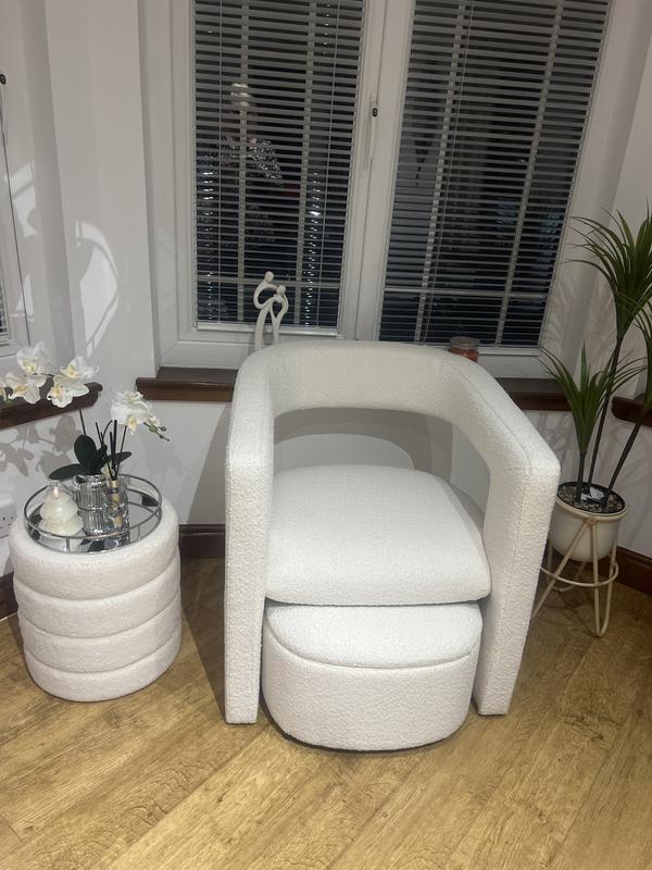 Chair with storage store
