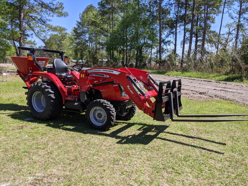 CountyLine 850 lb. Capacity Fertilizer Spreader and Seeder, FS20 at ...