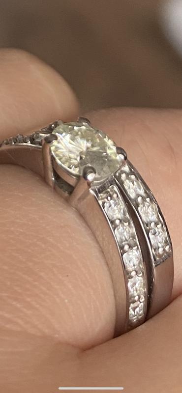Lady lynsey moissanite store